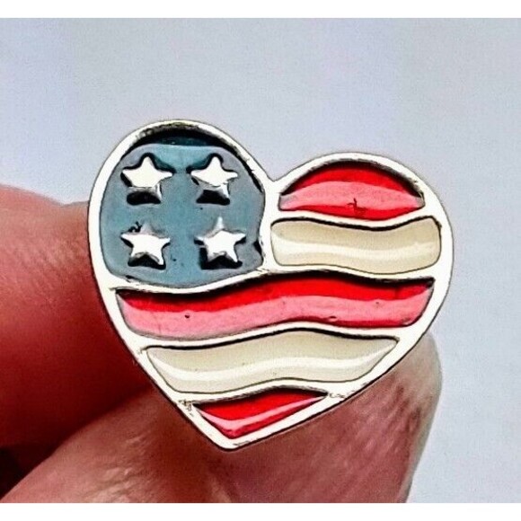 Avon | Jewelry | Avon Heart Of America Flag Lapel Pin July 4th Memorial ...